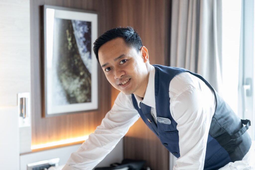 Langkah-langkah Persiapan Kamar Hotel dari Room Attendant